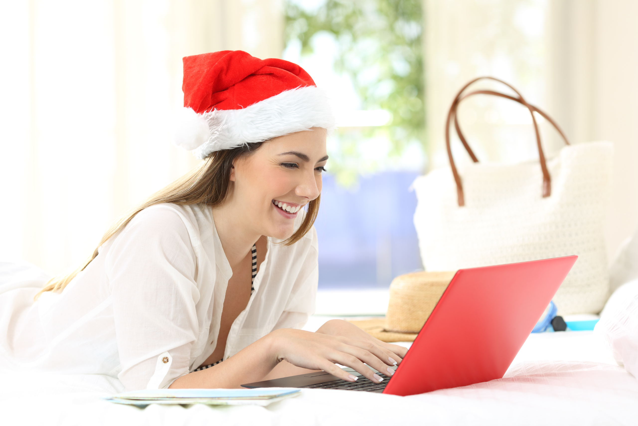 3 Happy Holidays Email Templates and Examples to Wish Your Customers a ...